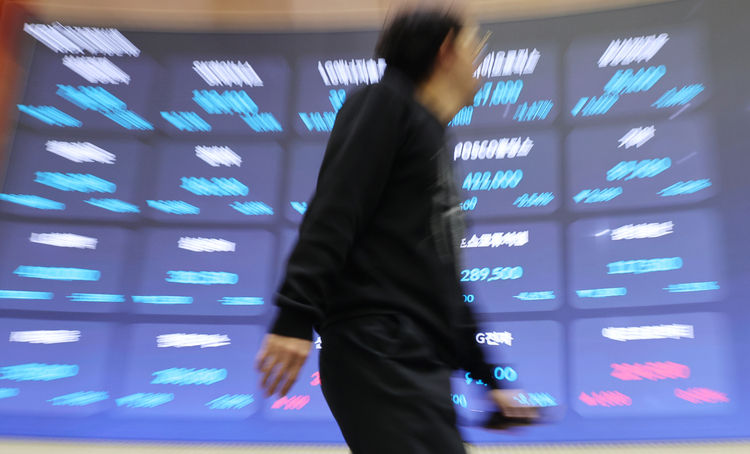 '저PBR' 열풍에 ETF도 거래 폭증...증권가 과열 우려